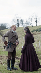 14 Stylish Scotland Outfits for Every Season & Setting - Belle De Couture
